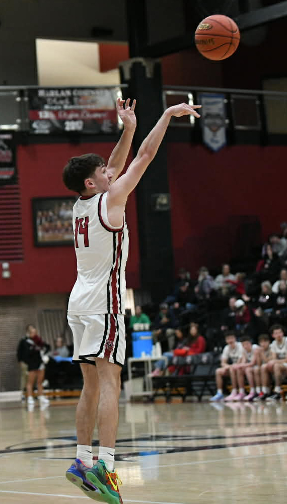 Bears surge past Middlesboro on a night dominated by offense | Harlan ...